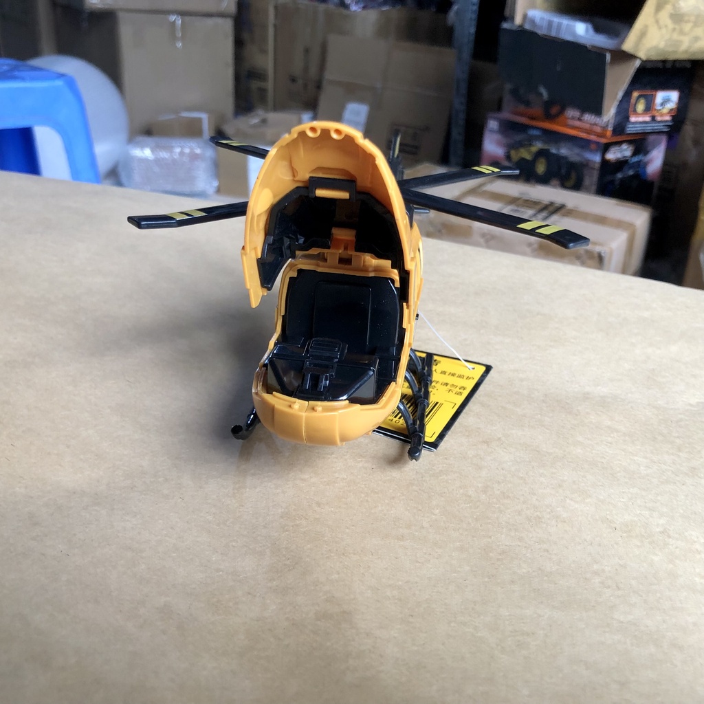 Kavy wind-up helicopter model toy with small pilot inside | Shopee ...