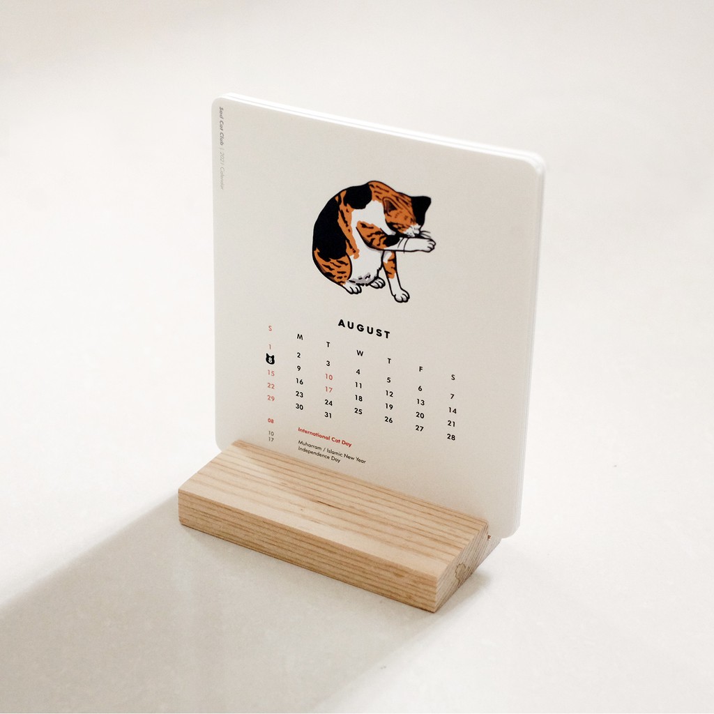 Sad Cat Club - Katt Desk Calendar / Desk Calendar 2021 (with Wooden ...