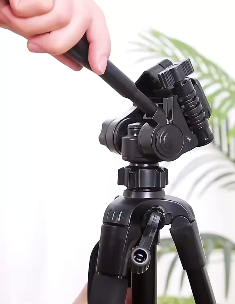 🇸🇬portable adjustable 1.4M/1.6M/1.65M height tripod live selfie tripod ...