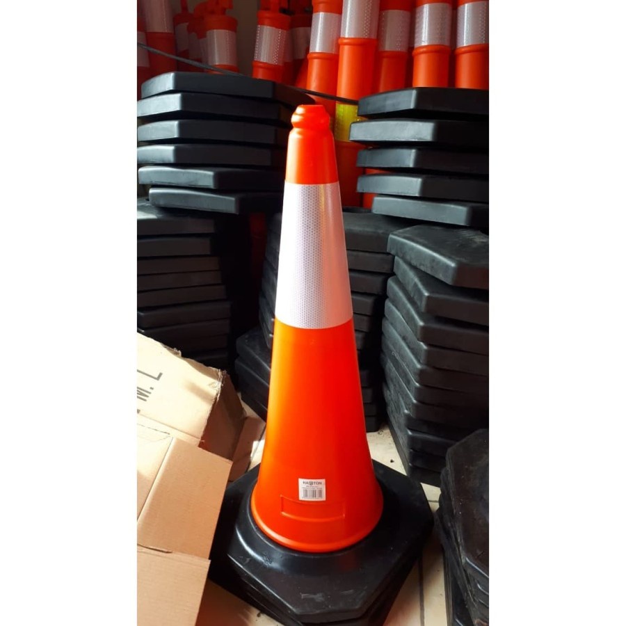 Safety Traffic Cone / hasston Traffic Cone 75cm 2.4kg | Shopee Singapore