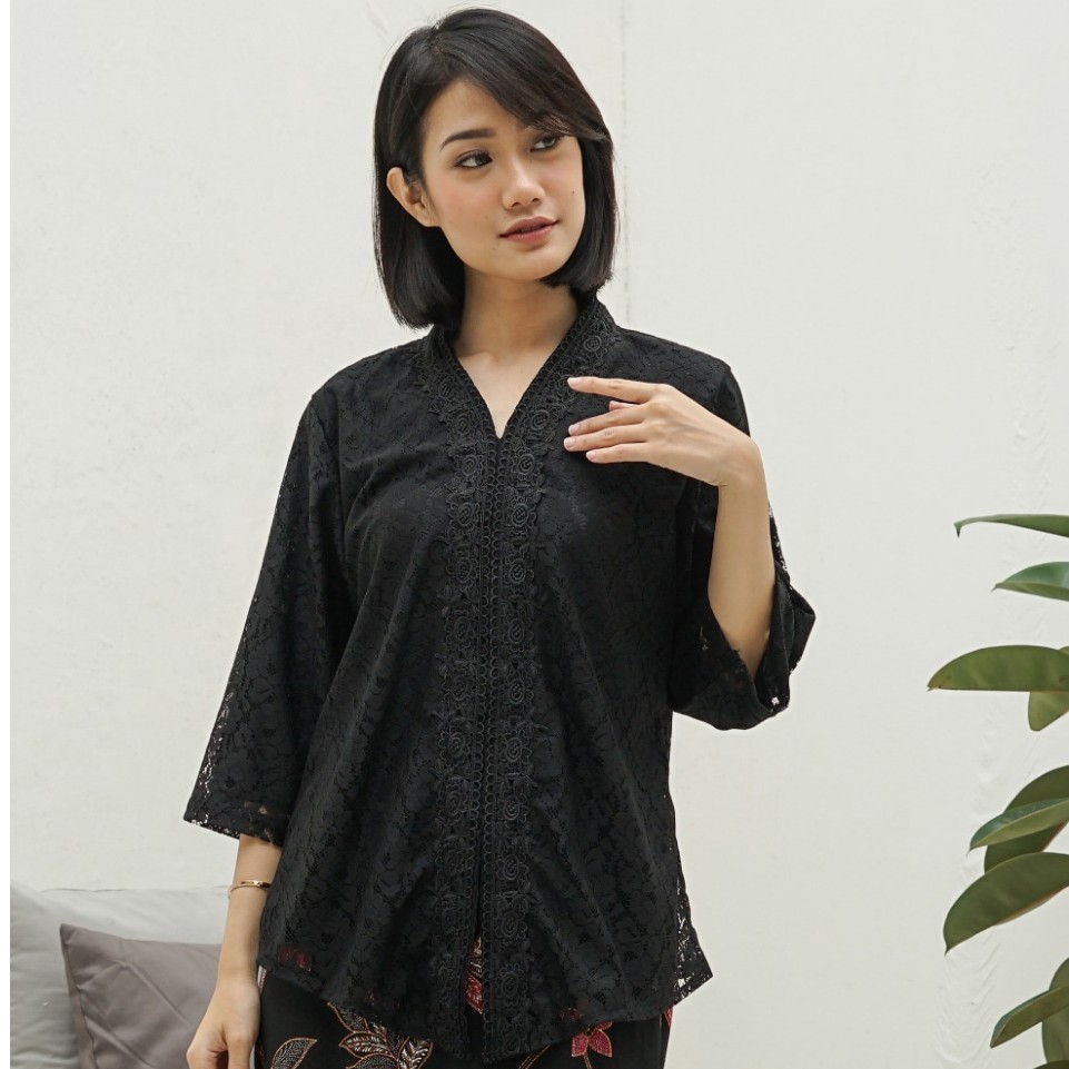 HITAM Ibu KEBAYA - BLACK BRUKAT FLOWER LACE ENCIM KEBAYA | Shopee Singapore