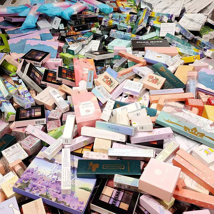 [Surprise Blind Box] Lipstick/Lip Gloss/Eye Shadow/Cosmetics/Random ...