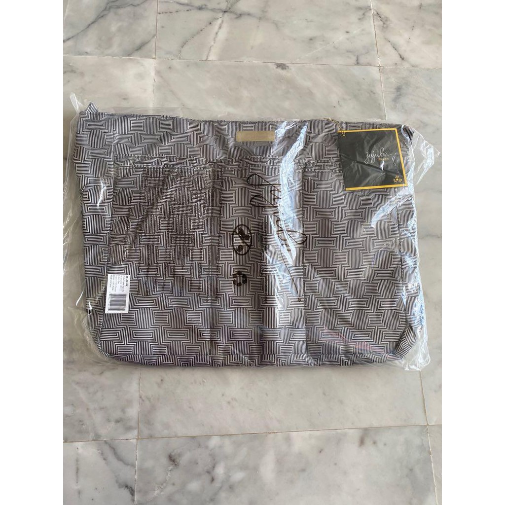 JujuBe SuperBe Geo Legacy JJB Blackout v2 mask Chromatics Monochrome ...