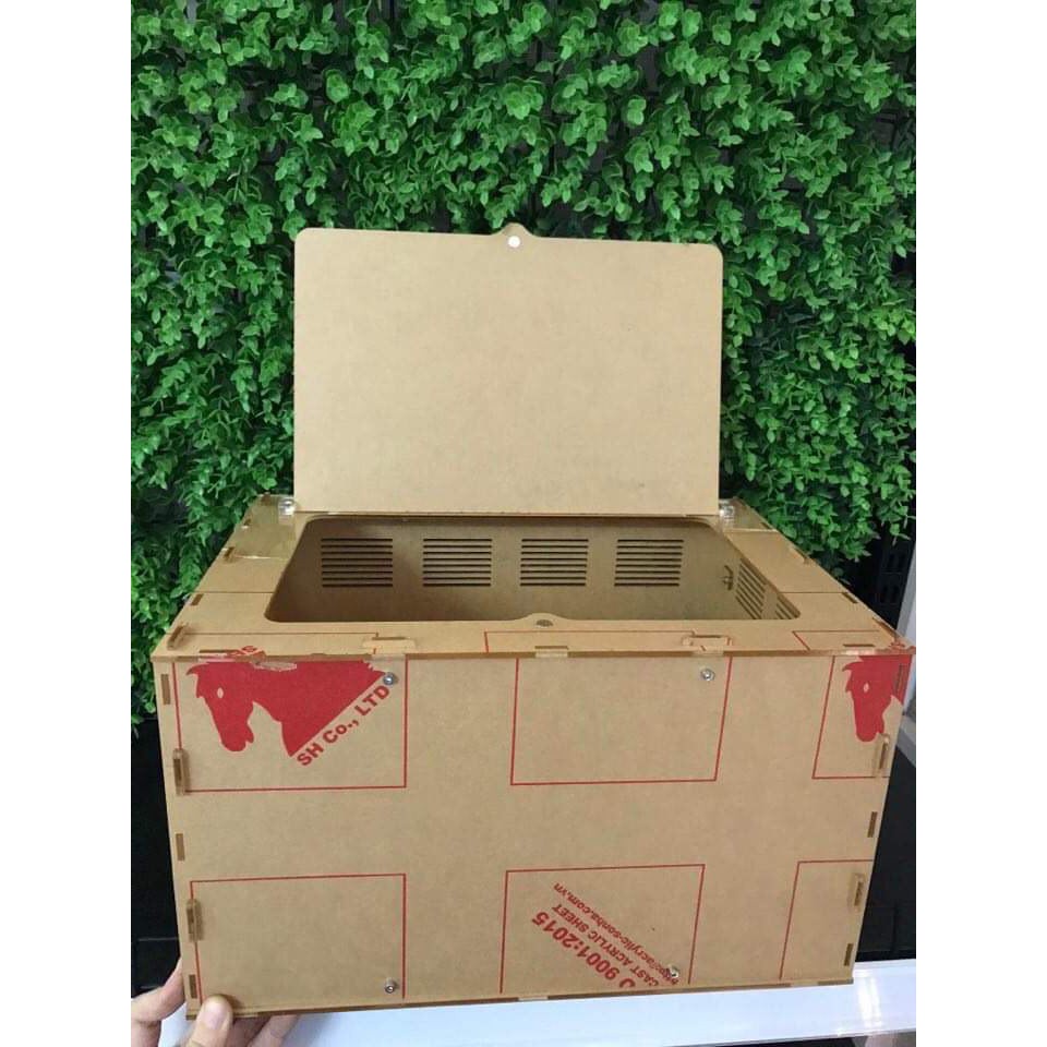 Box for raising spiders, snakes, centipedes,... reptiles, size 35-25 ...