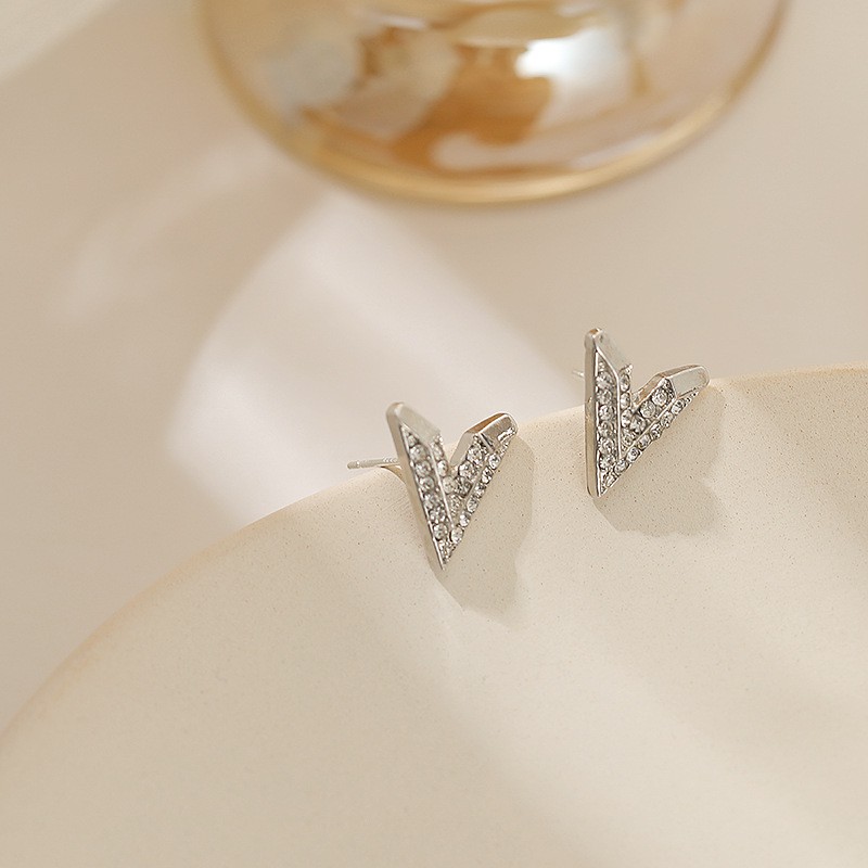 96Faces Diamond V-Shaped Earrings (Silver) | Shopee Singapore