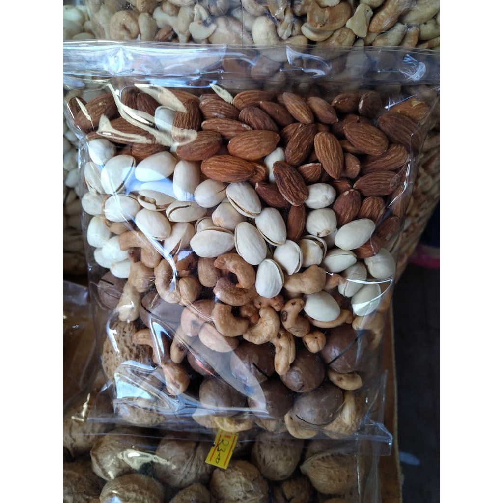 Mixed nuts 4 types of nuts (almonds | Pistachio | Fried cashews ...