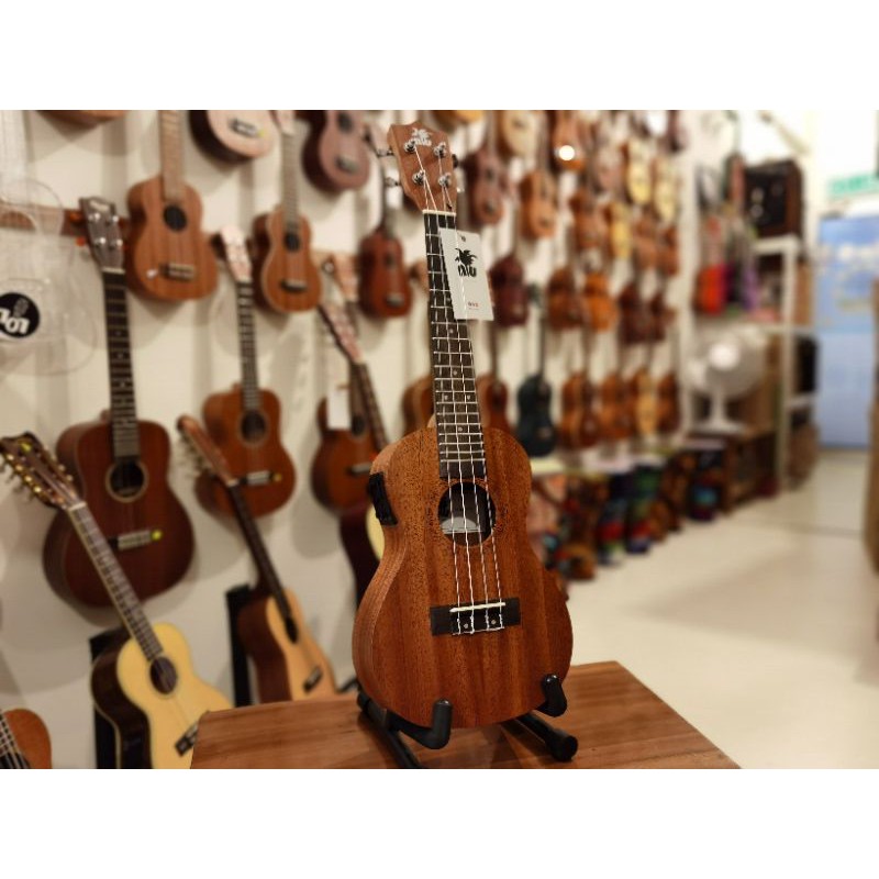 [101] NIU Electric Ukulele Concert Size With Pick up & Tuner Semi ...