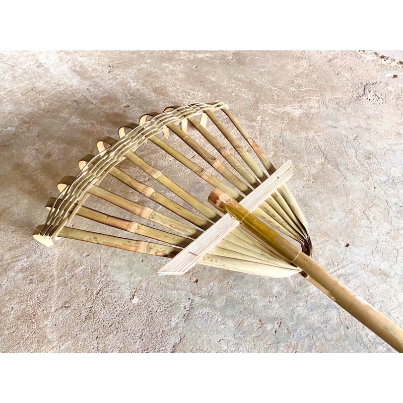 Tiger Hand Broom Bamboo Rake For Sweeping Leaves Grass Cut | Shopee ...