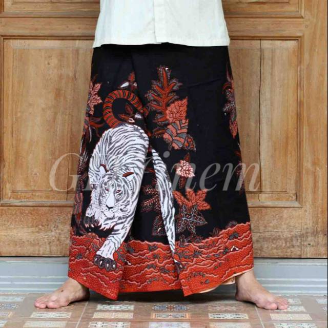 Sarong Batik Macan Putih - Sarong Batik Tradisional - Sarung Men Solo ...