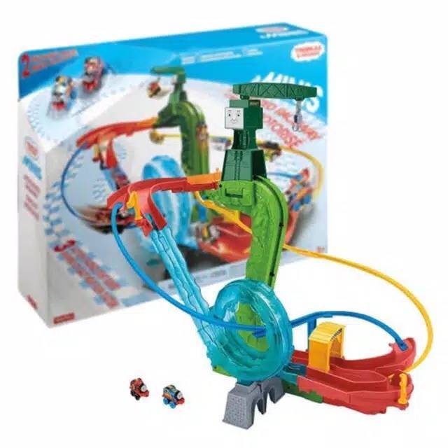 Thomas & Friends Minis Motorized Raceway with 3 action packaged stunts ...