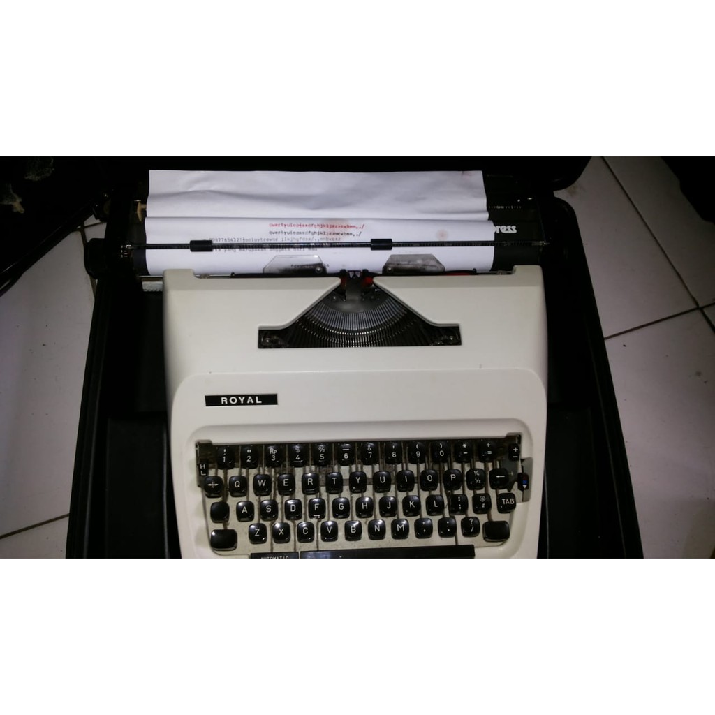 MESIN Royal white manual Typewriter Ready To Type | Shopee Singapore