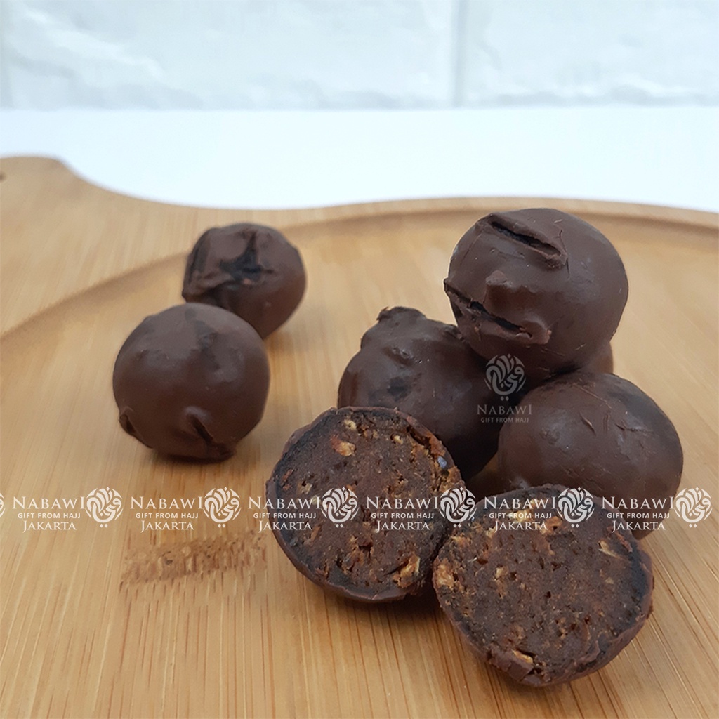 Deli Coco Chocolate Coated Dates Filled with 5 Date Chocolates by Hajj ...