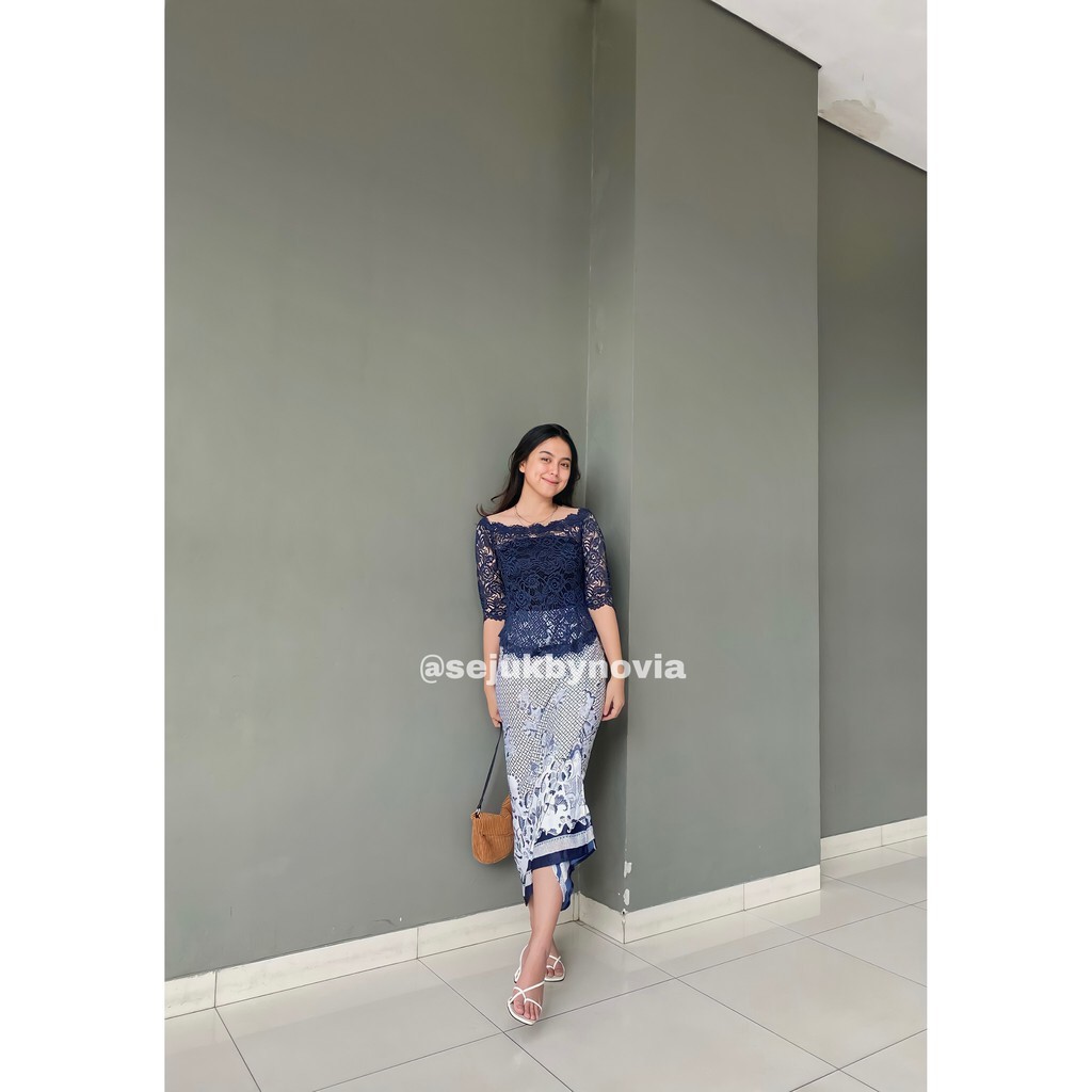 Alana motif batik lilit Skirt - Navy (SOLD) | Shopee Singapore