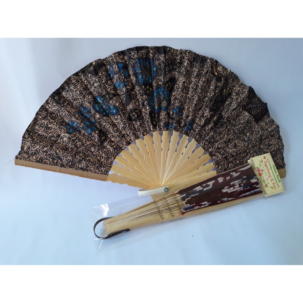 Wedding Souvenir Big Batik Fan 16-17 Fingers | Free Wedding Fan Pack ...