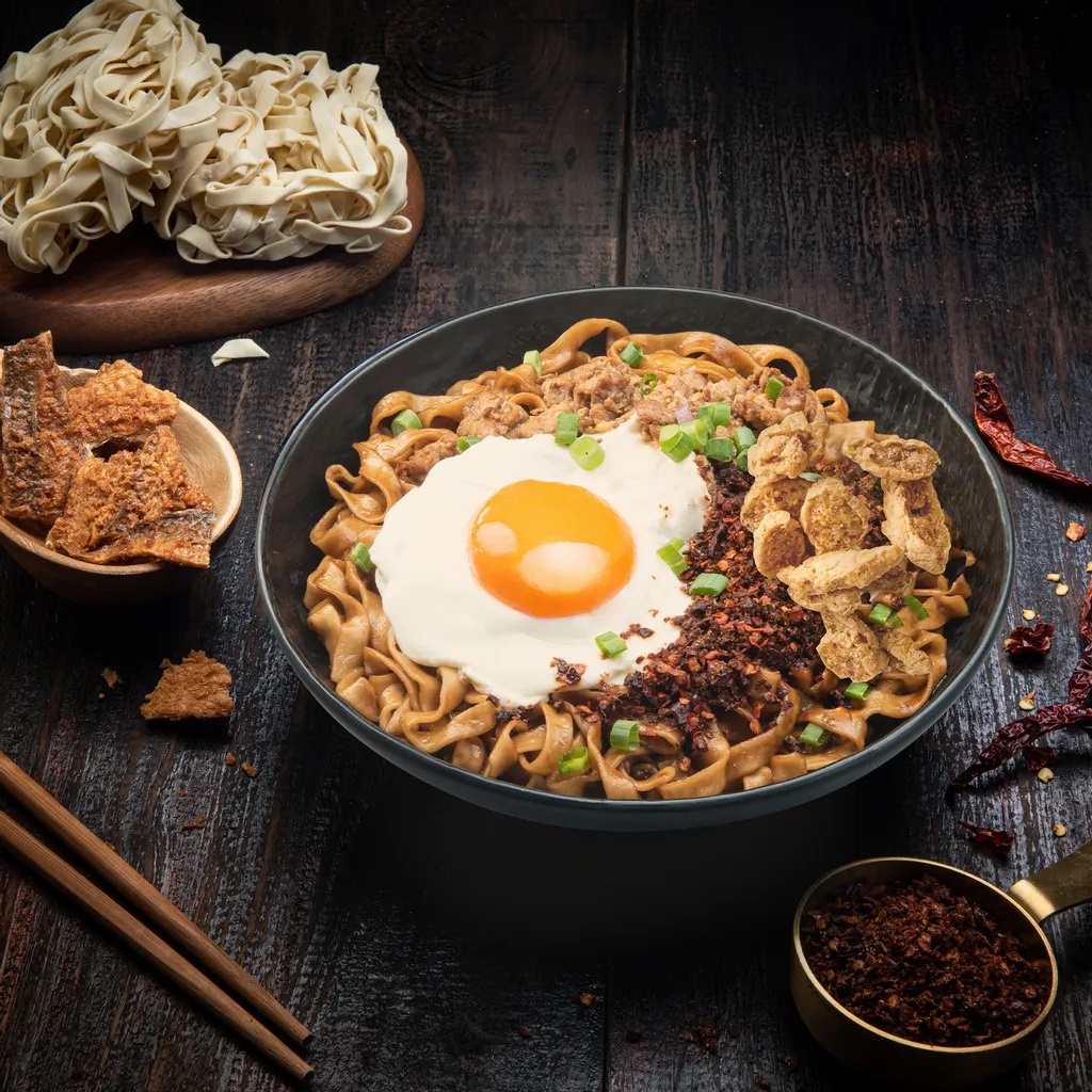 [BUNDLE OF 5] MEET MEE Chili Pan Mee Fish Cakes / Chili Pan Mee ...