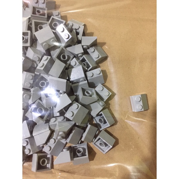 Lego Parts 3039 Slope 45 degree 2x2 light grey | Shopee Singapore