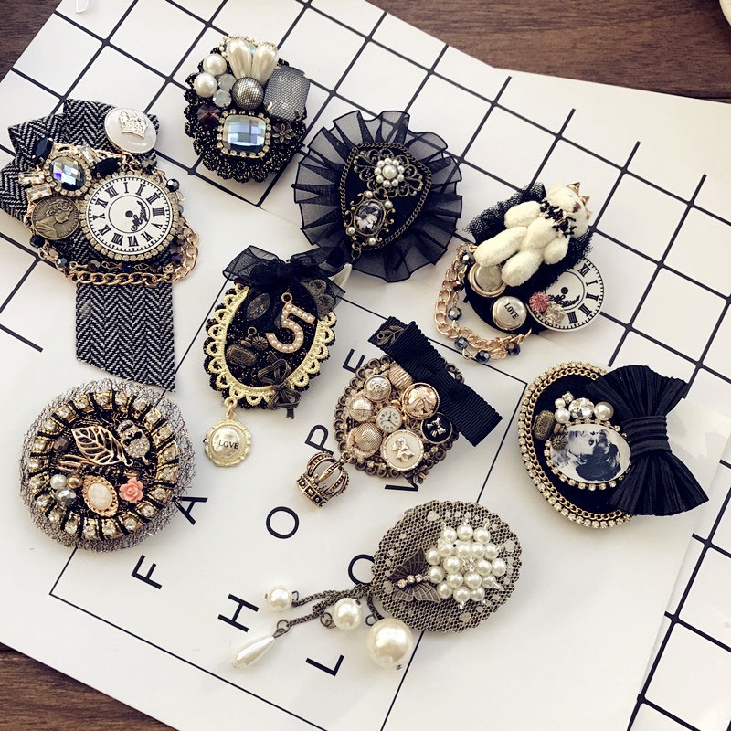 Retro Camellia Luxury Brand Style Flowers Lapel Pins Number 5 Pearls ...