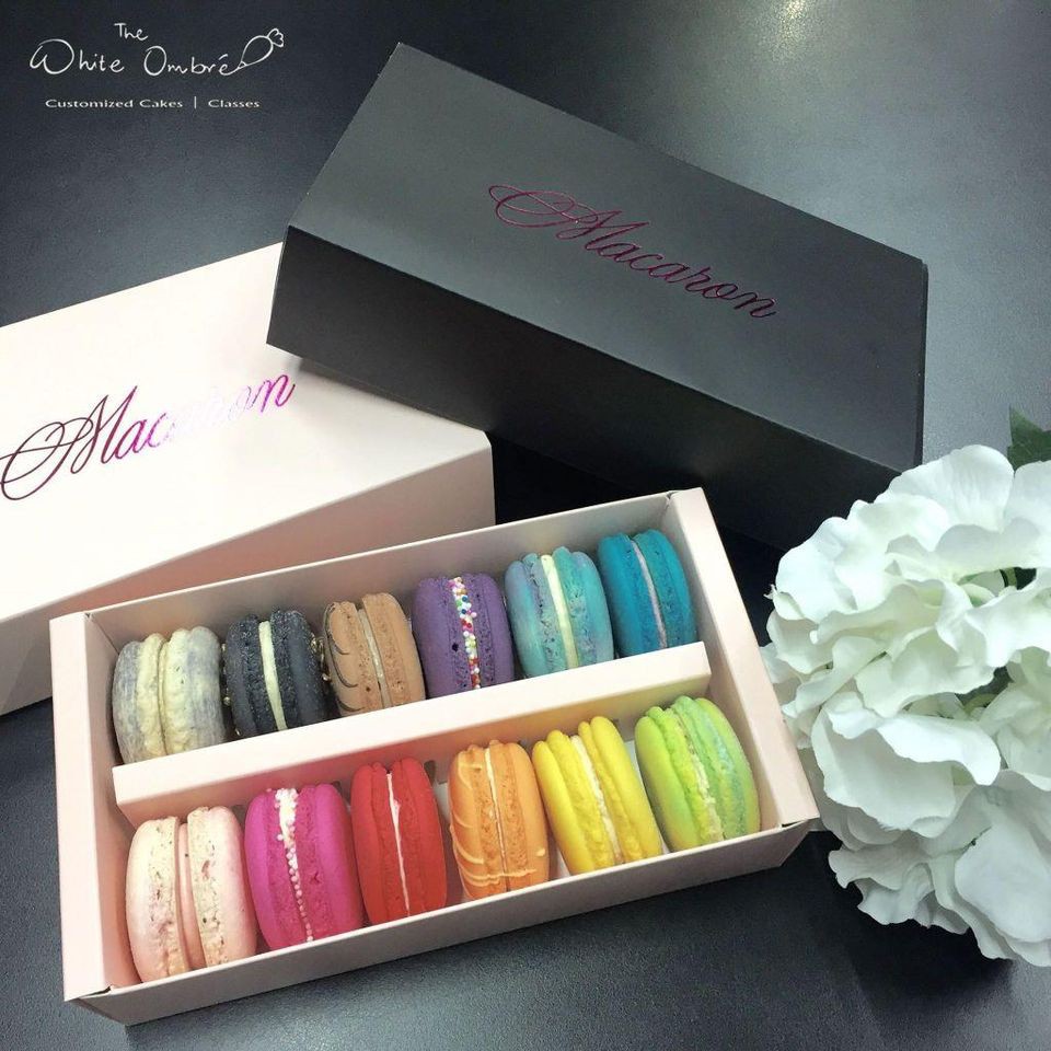 Gift Box of 12 pcs French Macarons assorted flavours & colors | Shopee ...
