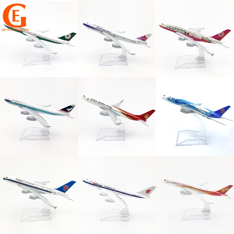 Chinese Airlines Aircraft Model EVA Air Hong Kong Cathay Pacific Boeing ...