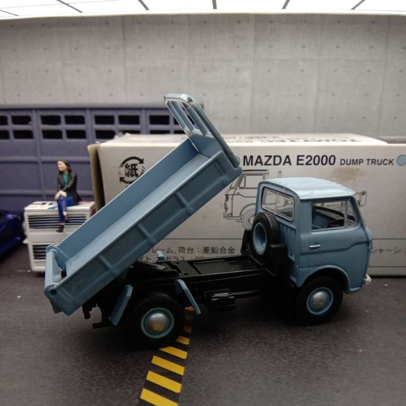 Tomica Limited Vintage TLV 121a Mazda E2000 Dump Truck Blue Flat Bed Moving parts GCD Mini Scale ...