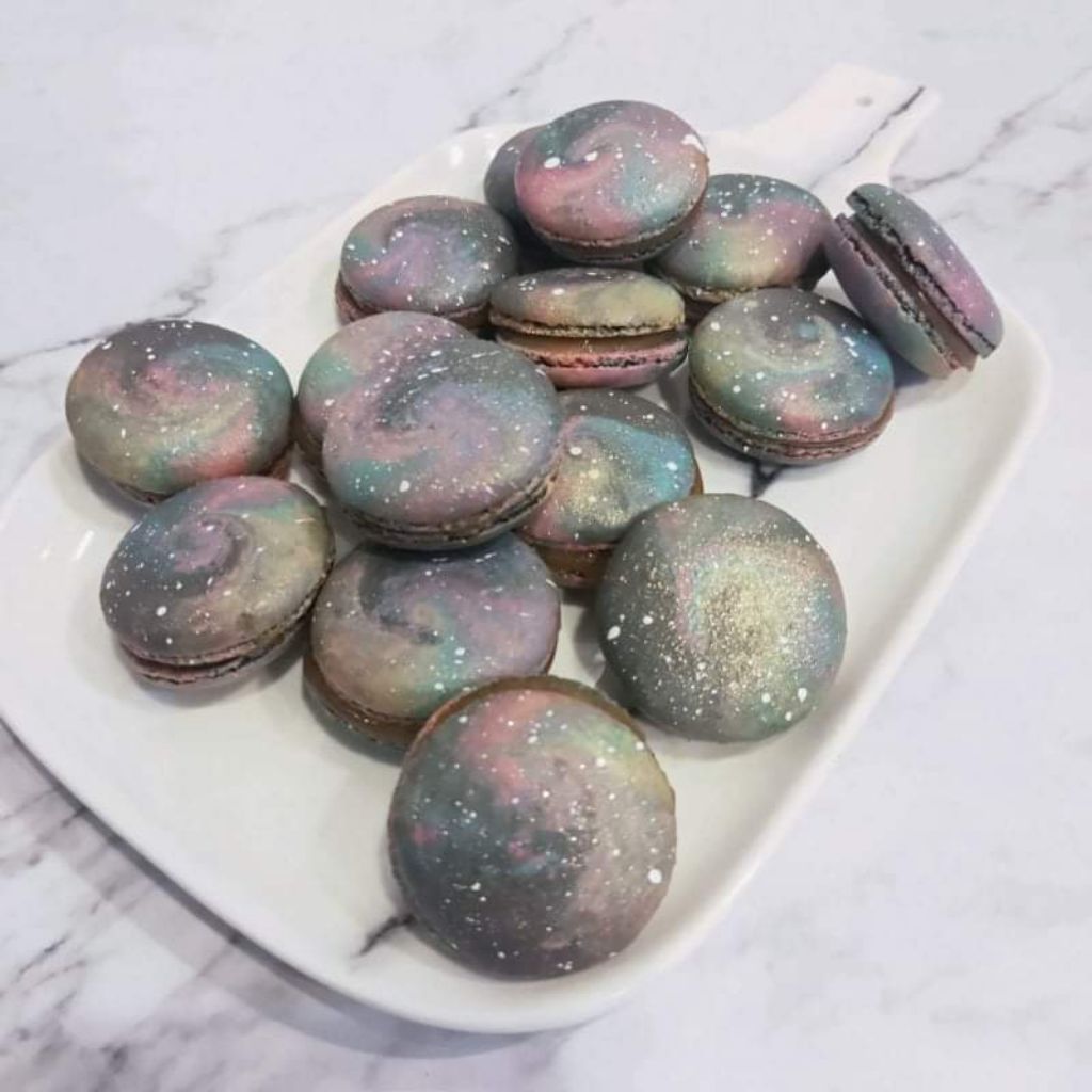 Galaxy Macarons (12pcs) | Shopee Singapore