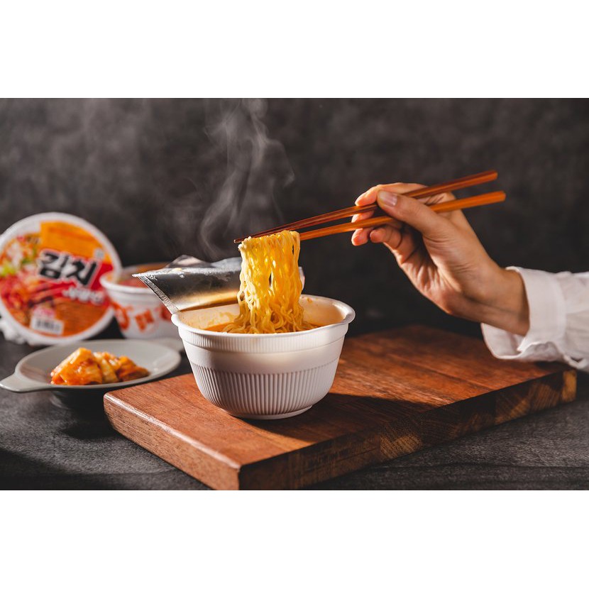 Nongshim Kimchi Cup instant ramyun 86g 농심 김치사발면 | Shopee Singapore
