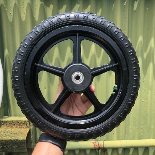 12 Star Rims Dead Tires (Foam) Complete with Ready-to-Use Bearings ...