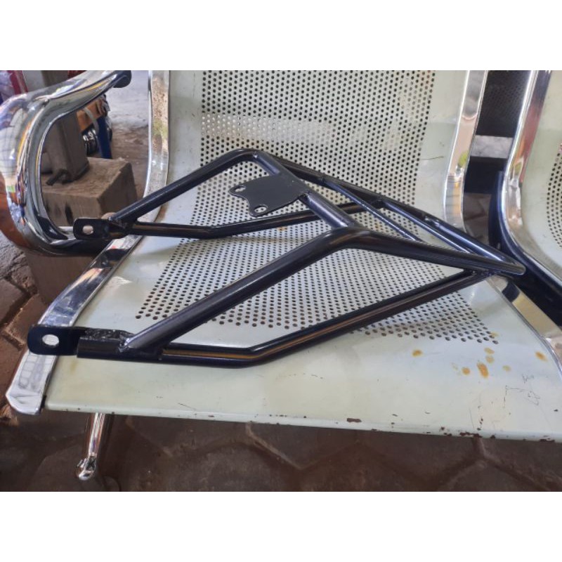 SUZUKI TS TS125 REPRO SEAT BEHEL BEGEL THICK IRON MATERIAL | Shopee ...