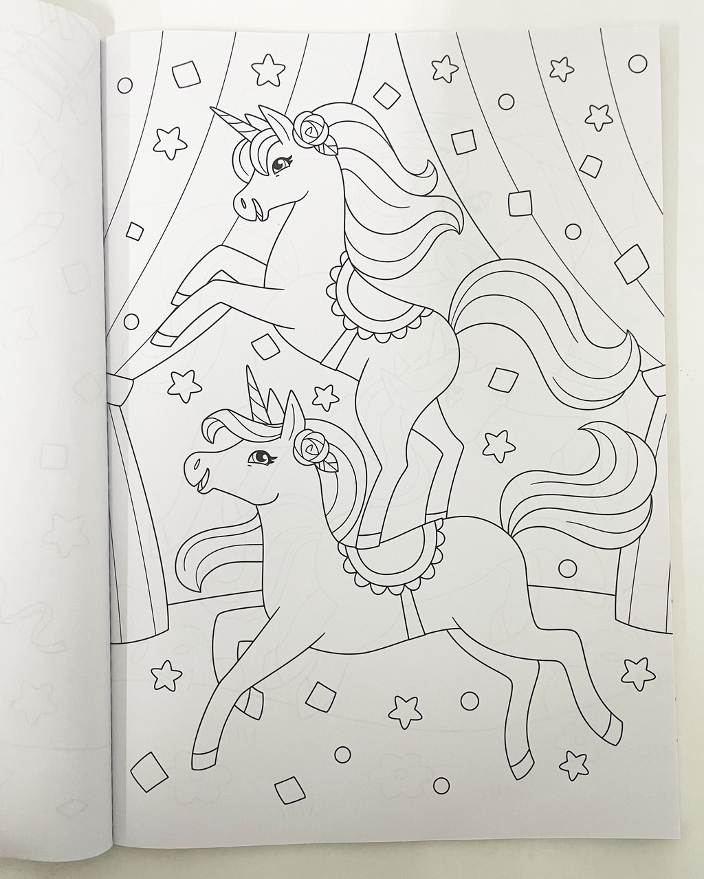 Unicorn Colouring Book for Kids with 50 pages to Color Magical Unicorns ...