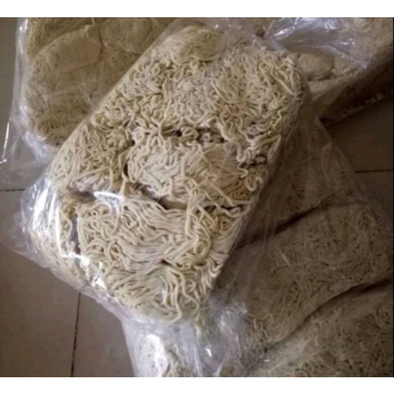 Curly CHICKEN NOODLES / HOMEMADE FROZEN CHICKEN NOODLES | Shopee Singapore