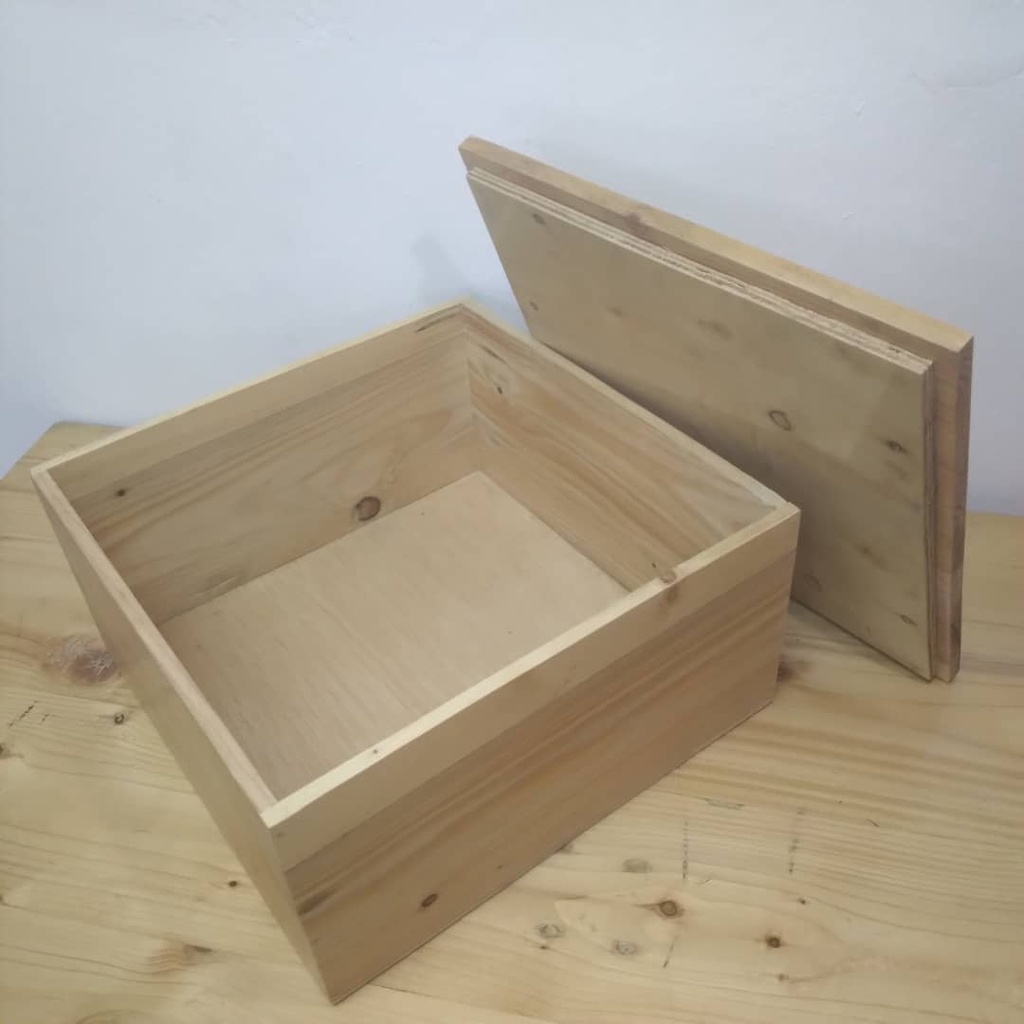 KAYU Closed Wooden Box Box Box Size 30x30cm Height 15cm. Box Treads ...