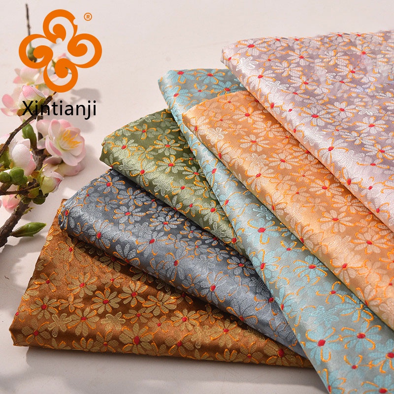 Small daisy silk brocade fabric cheongsam diy fabric packaging sachet ...