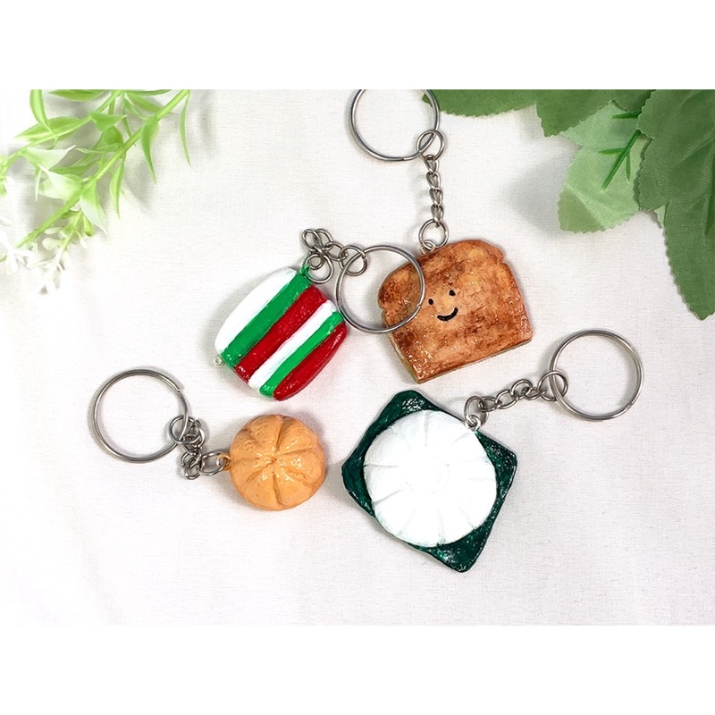 Popular traditional food snacks, Tutu kueh, Toast Bread, Kueh Lapis ...