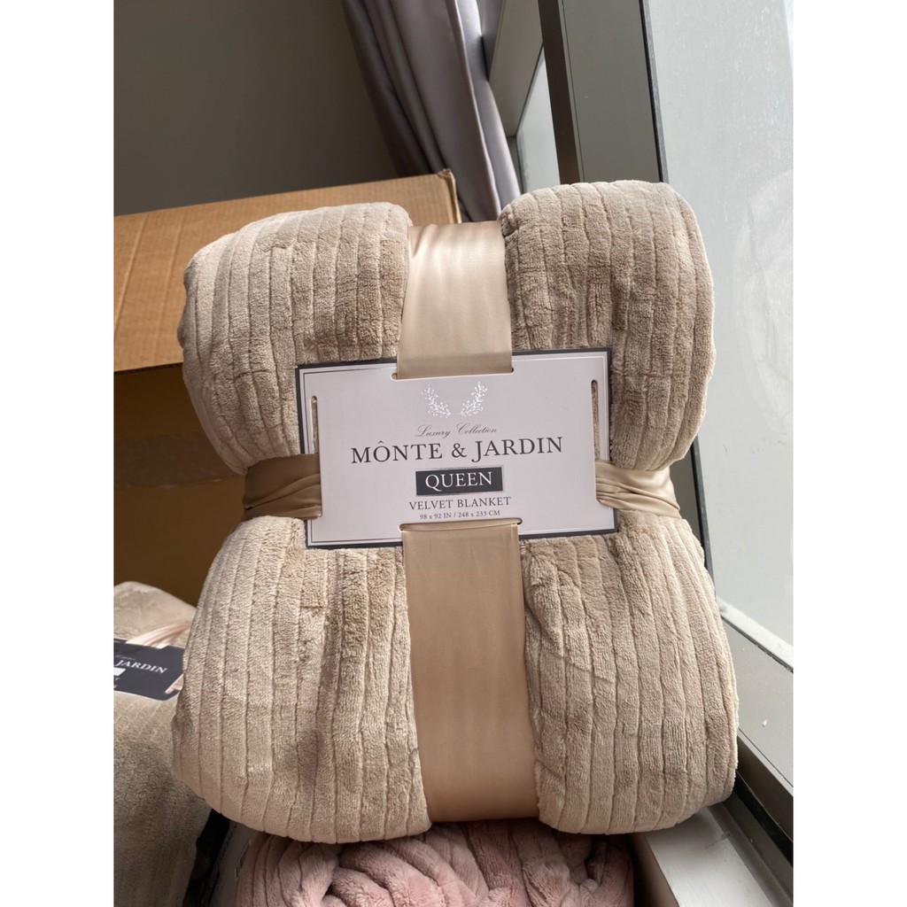 Monte and jardin blanket store