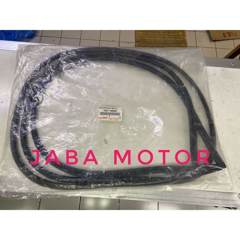 Rear window trim - original 2002-2006 Camry ACV30 rear window rubber ...