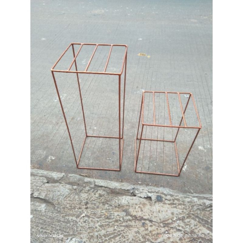 Minimalist standing ram pot/standing iron pot 1 stand | Shopee Singapore