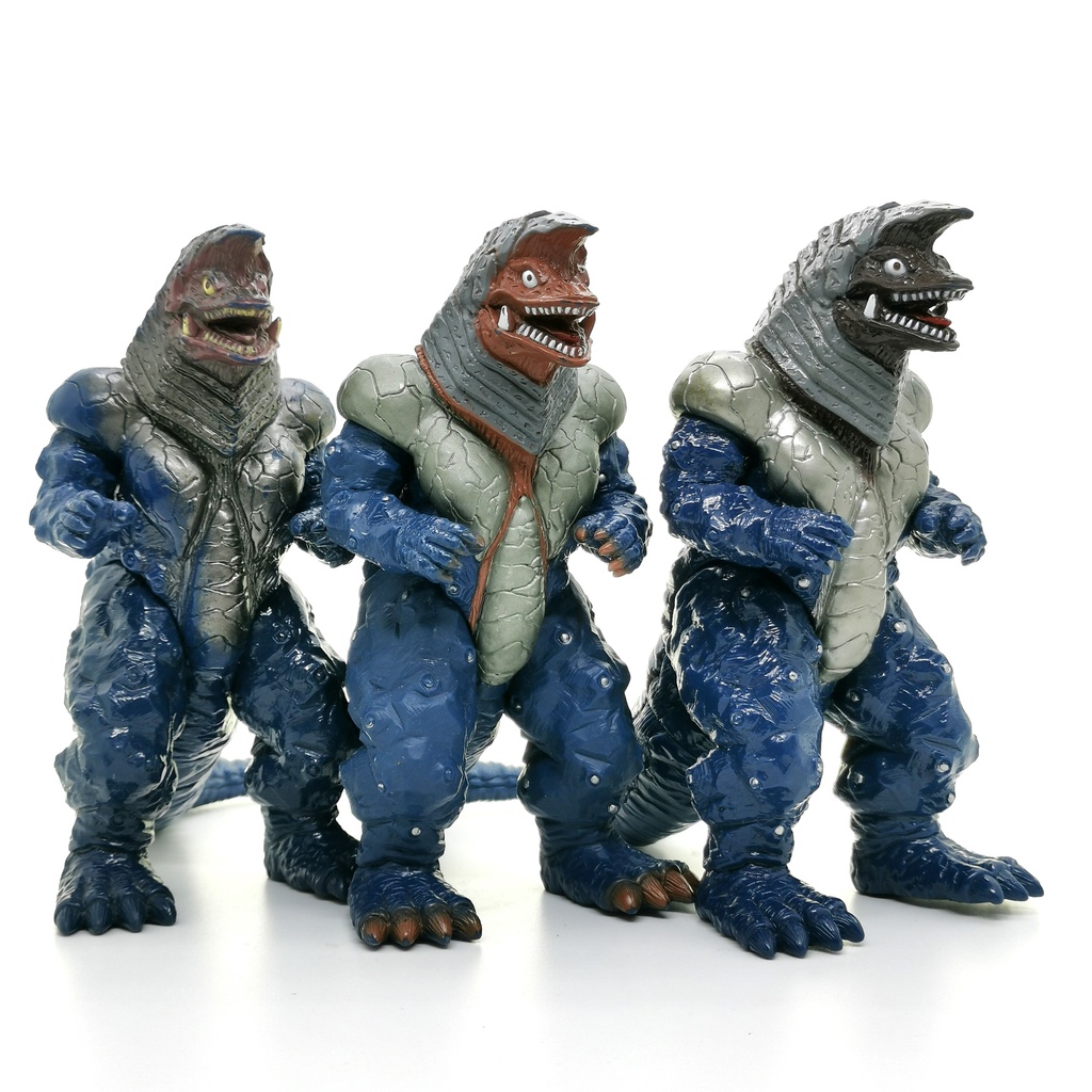 Pre Owned 6 inch Bandai UMS Golza Ultraman Kaiju Alien Ultra Monster ...