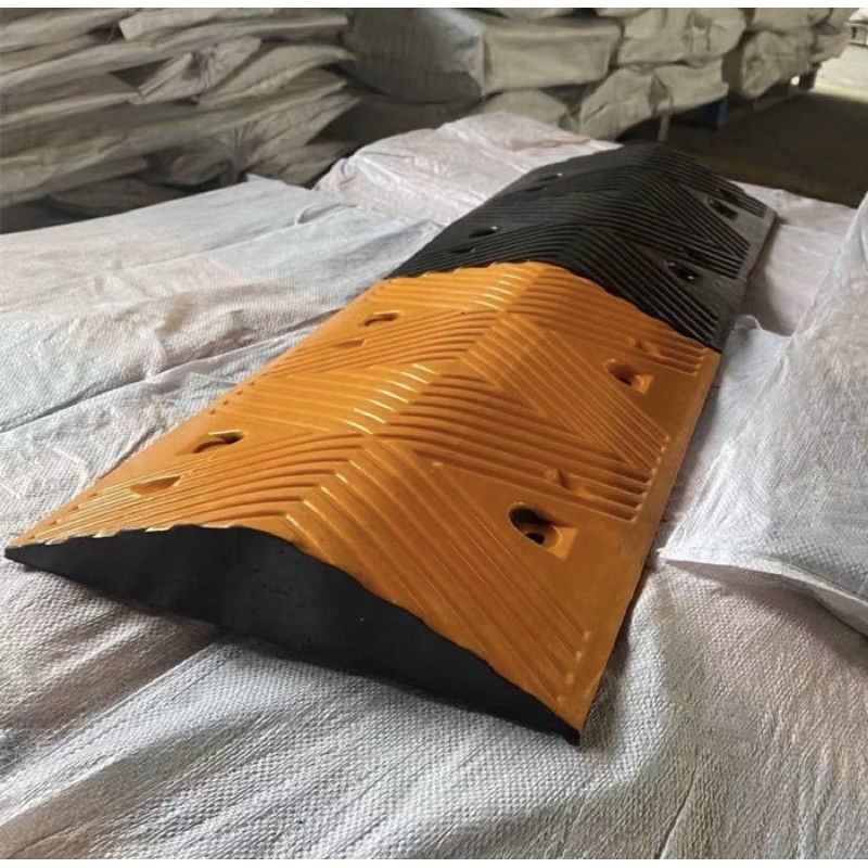 Premium Rubber Speed Hump - 1 Meter High Rubber Speed Hump 7 Cm ...