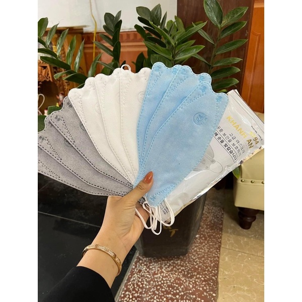 Box of 300 4D Mask KF94 masks that filter dirt | Shopee Singapore