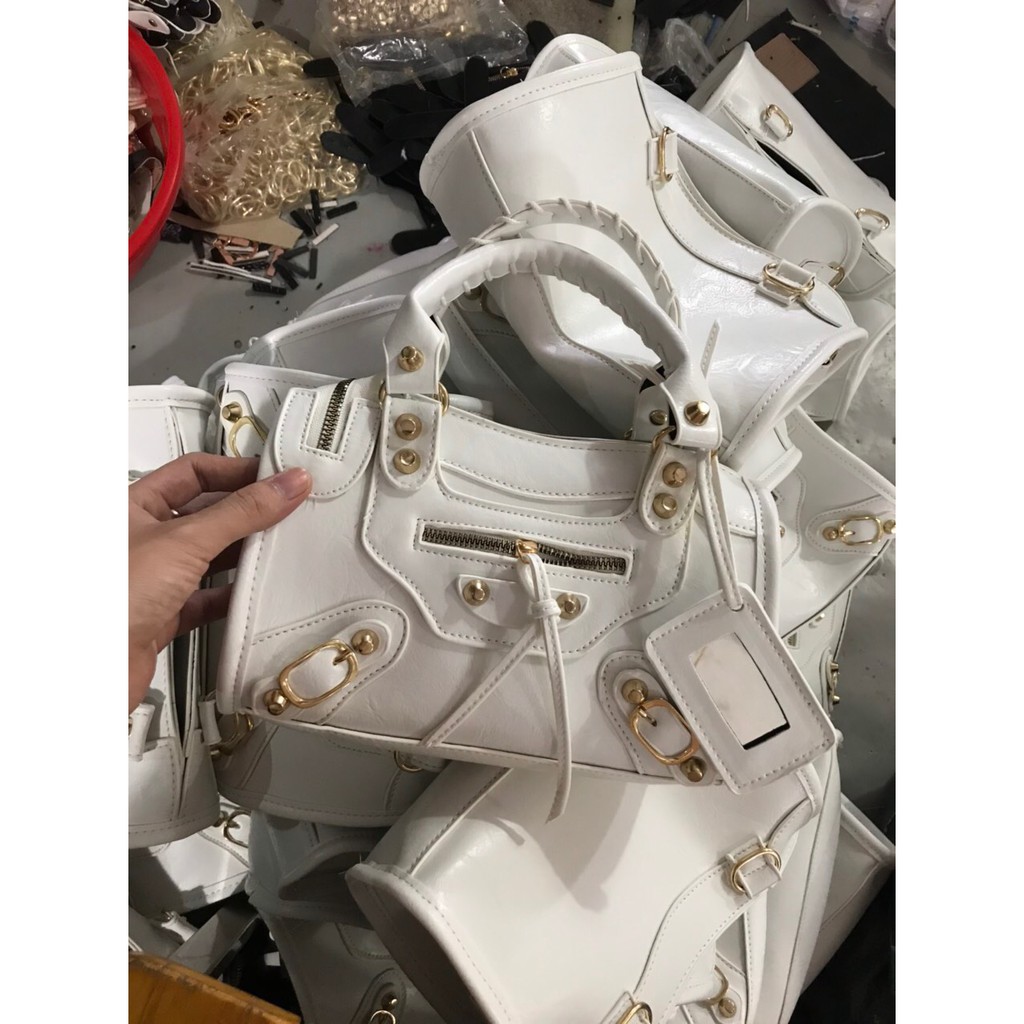 BEAUTIFUL BAG NEW MODEL BLACK AND WHITE (real photos + video) | Shopee ...