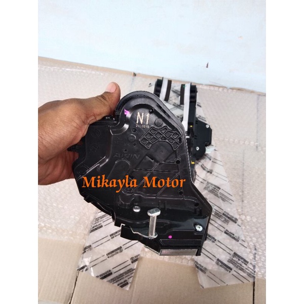 Door LOCK TOYOTA INNOVA REBORN AND FORTUNER VRZ ORIGINAL | Shopee Singapore