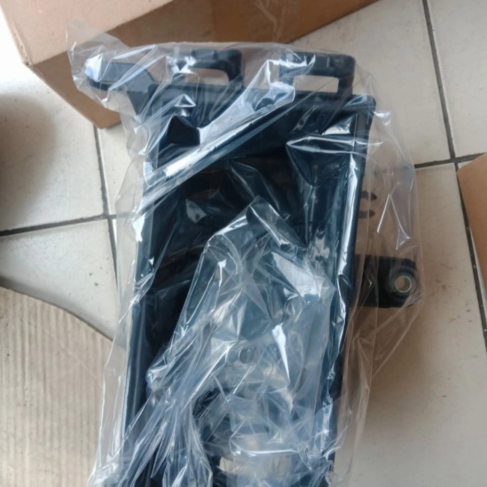 Body AIR CLEANER Tube AIR FILTER Bottom ORIGINAL XPANDER 1500A665 ...