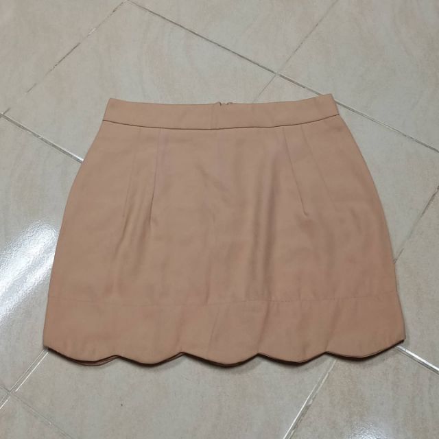 Flesh-Colored Short Skirt The Hem Is Wavy. | Shopee Singapore