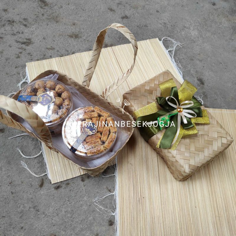 BESEK CARRY 25X15 NAT PITA unique besek besek Jogja besek cake besek ...
