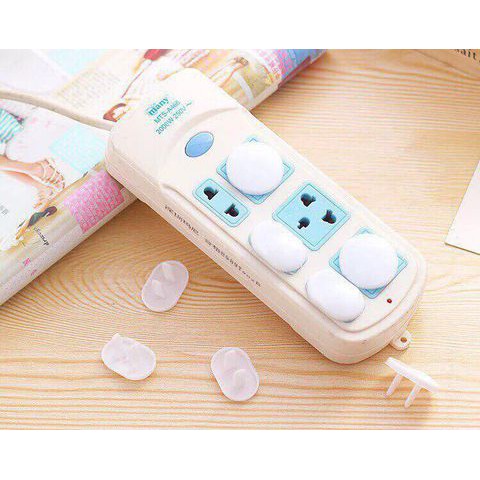 Combo of 7 electrical outlet plugs (5 2-prong plugs and 2 3-prong ...