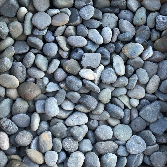 Dark Grey / Black Pebbles / Stones 20-30mm (1.1-1.3Kg) for landscaping ...