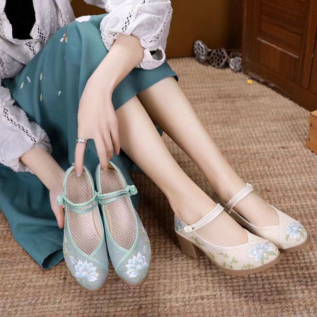 Single shoes with cheongsam women retro Chinese style old Beijing ...