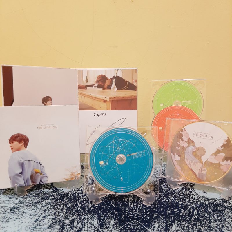 Cd / DVD / Album / Mini Photobook display | Shopee Singapore