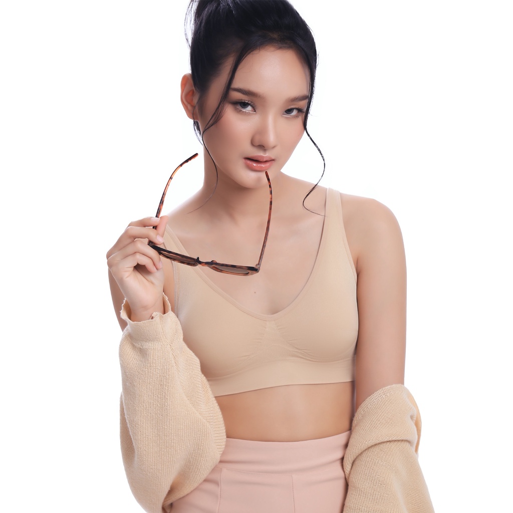 Cherilon Slim Bra Underwear Seamless Beautiful Design Wide V-Neck More Revealing Breasts Flesh ...