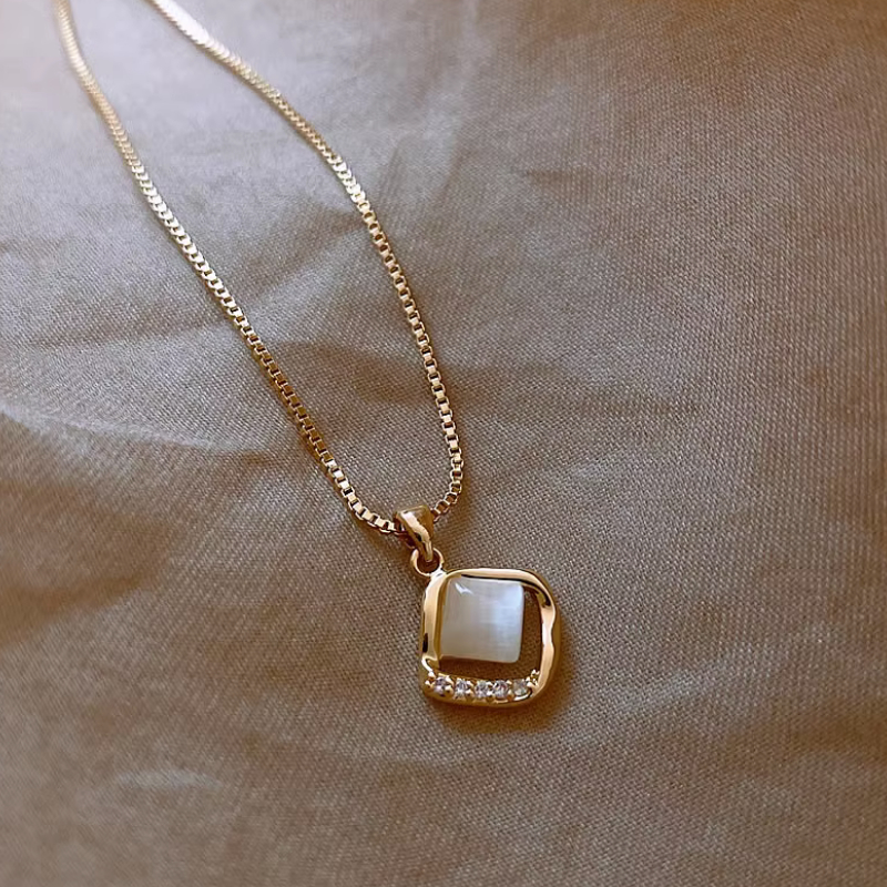 Luxury Square Pendant Necklace Niche Design Clavicle Chain Fashionable ...